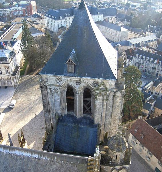Bourges Tour Guide - Visit Bourges With Your Private Guide